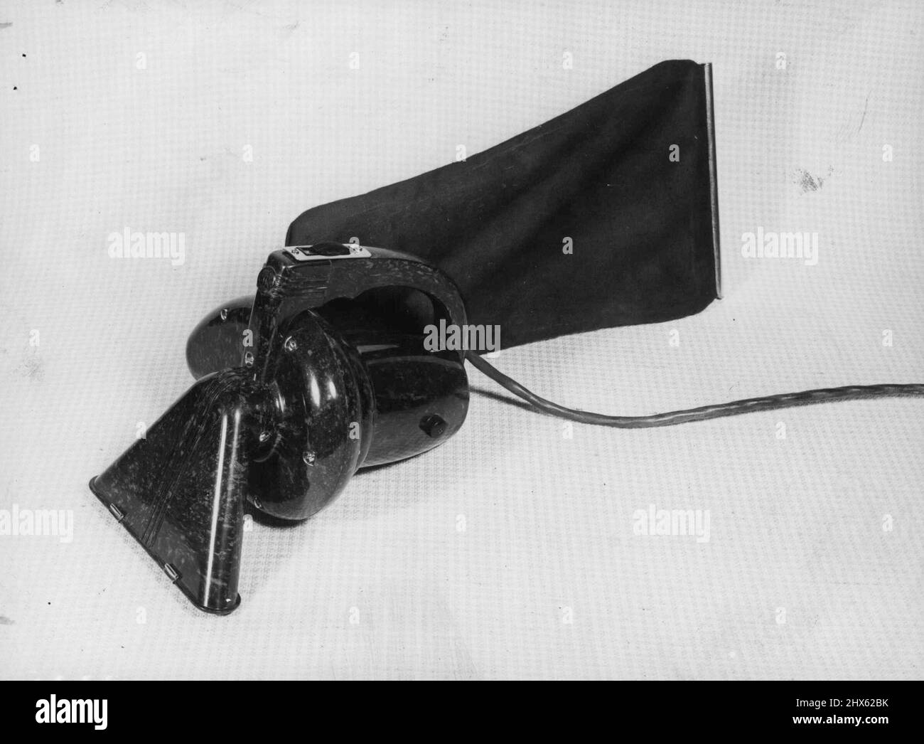Vacuum cleaner historical hi-res stock photography and images - Alamy