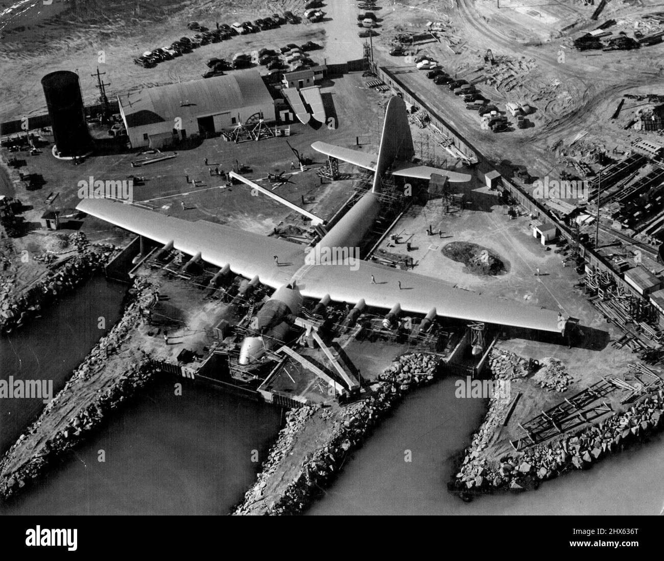 Built november 1946 hi-res stock photography and images - Alamy