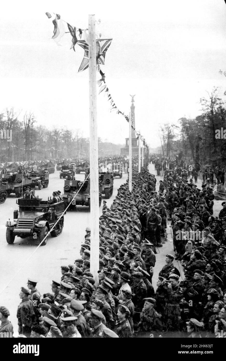 British Victory Parade in Berlin: Soldiers of the occupation forces ...