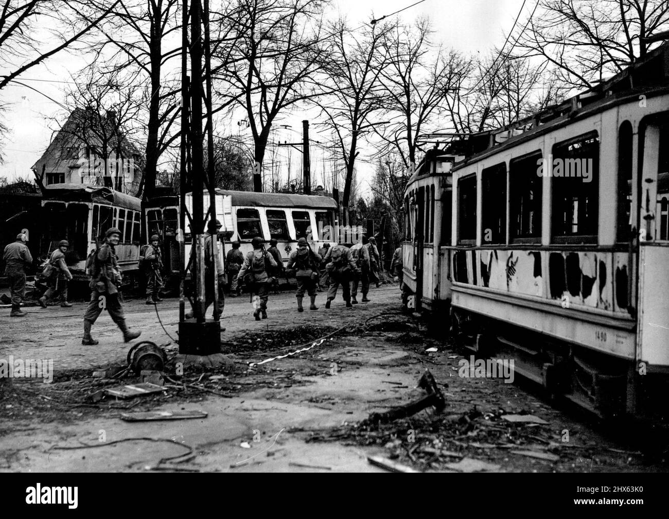 Cologne 1945 hi-res stock photography and images - Alamy