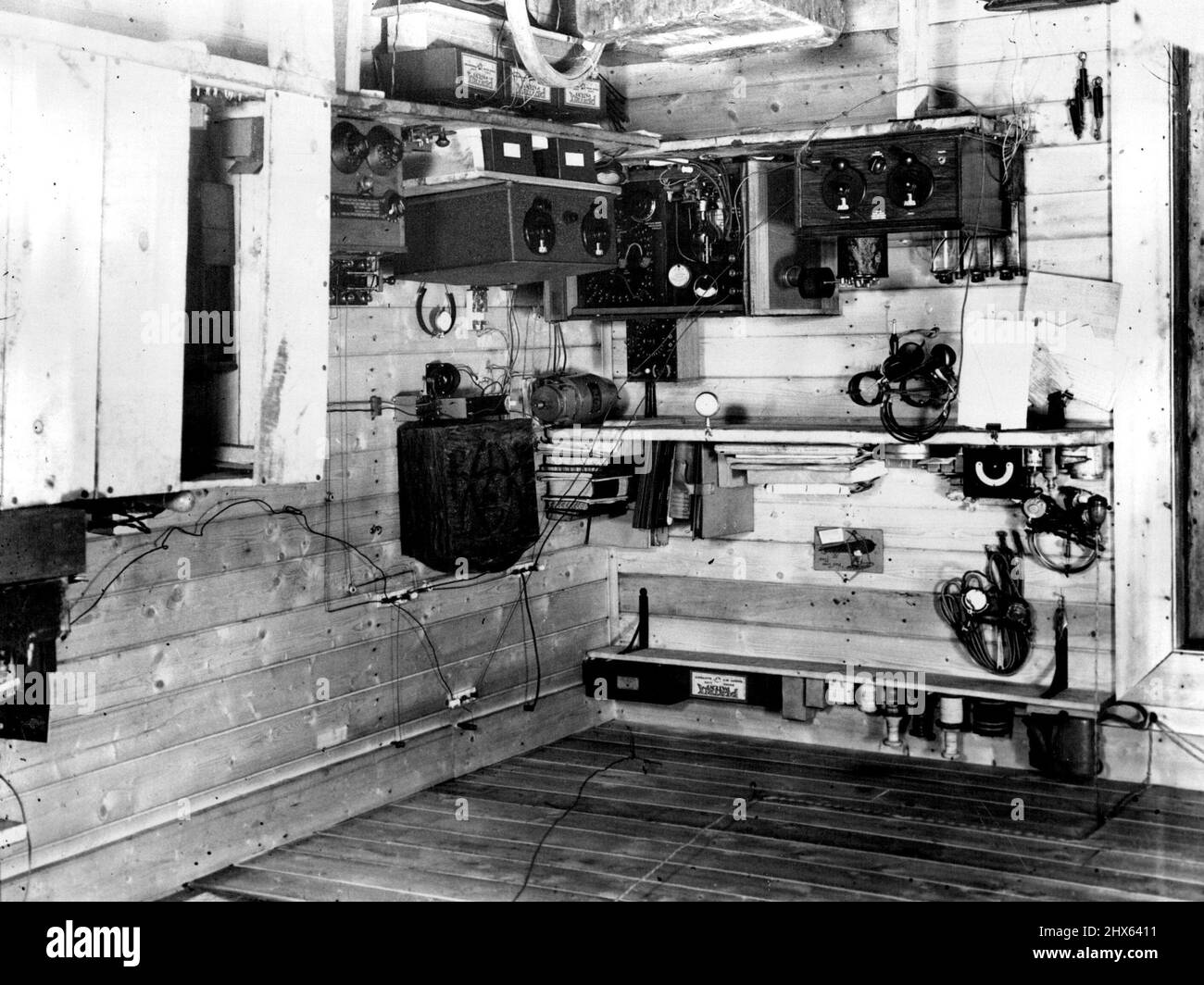 Arctic room Black and White Stock Photos & Images - Alamy