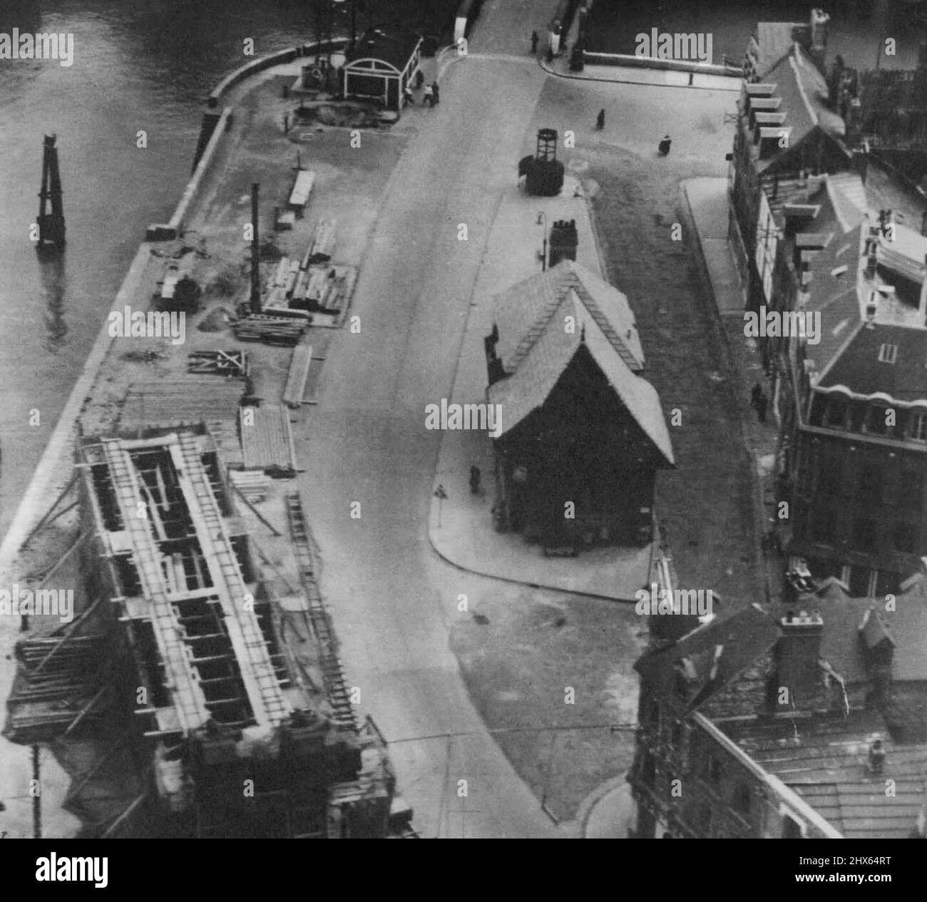 This Picture Helped Dieppe Attackers. Allied troops who attacked Dieppe ...