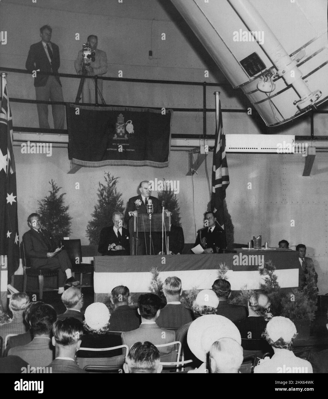 Canberra black and white hi-res stock photography and images - Alamy