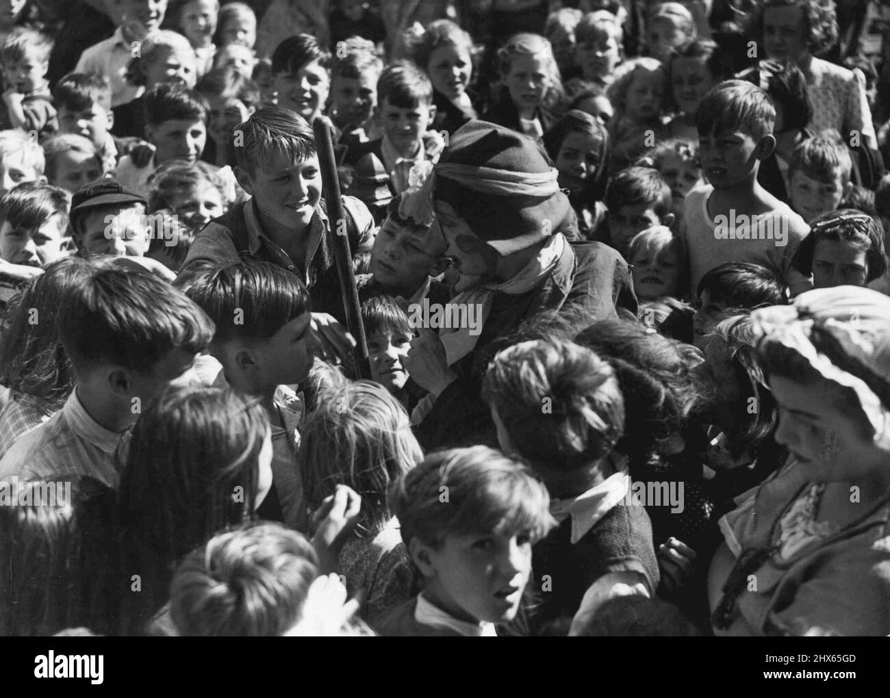 Mr. Punch Comes To Life ***** -- The flesh-and-blood Mr. Punch ...