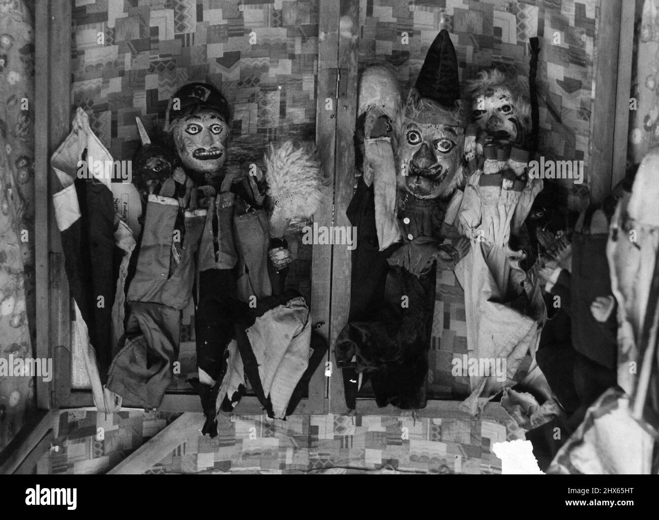 Bw puppets hi-res stock photography and images - Alamy