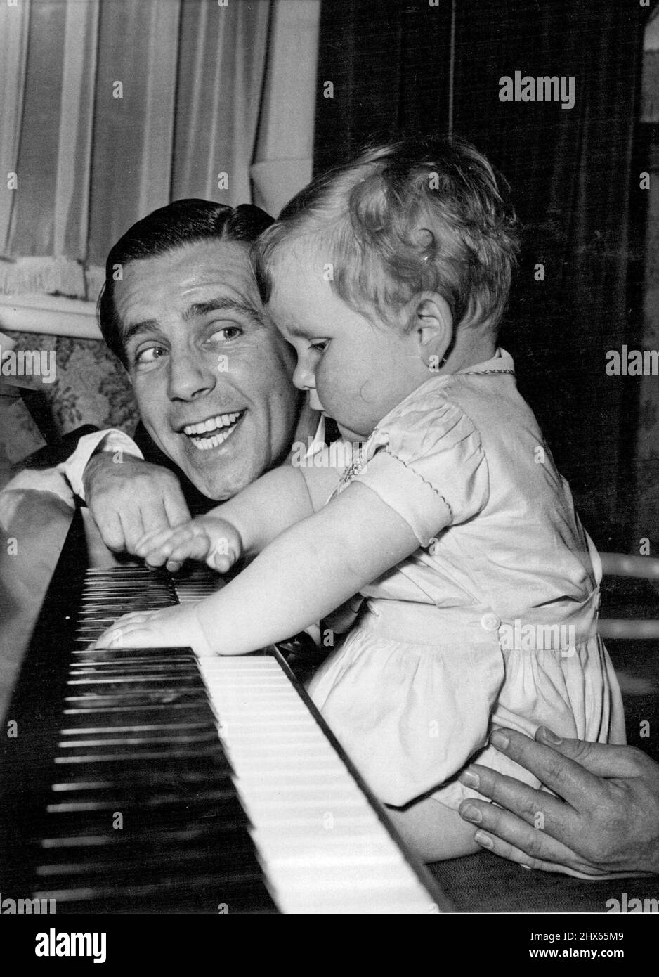 Norman wisdom hi-res stock photography and images - Alamy