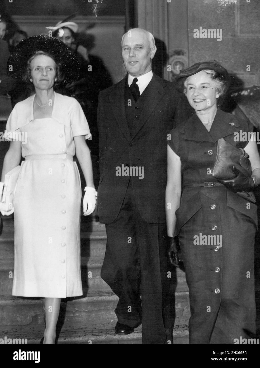 Mr. W. J. Windeyer, QC. President of the women's association Mrs. Frank ...
