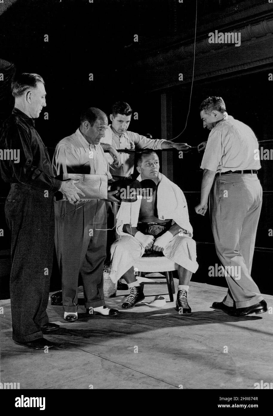 Muscular tony hi-res stock photography and images - Alamy