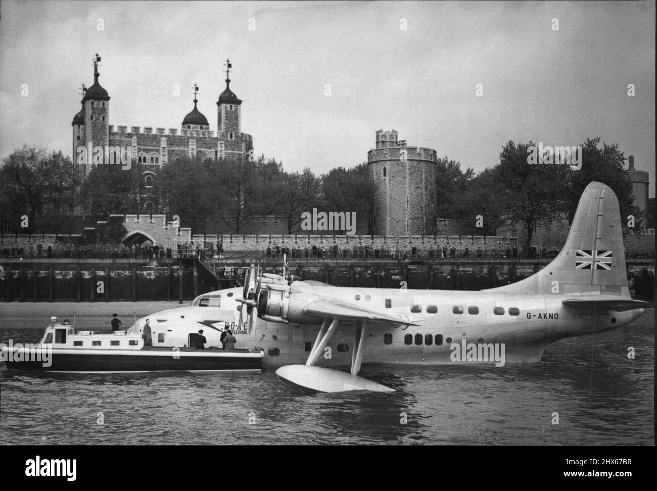 Londoners See Giant Flying Boat -- The 35 ton Short Solent flying-boat ...