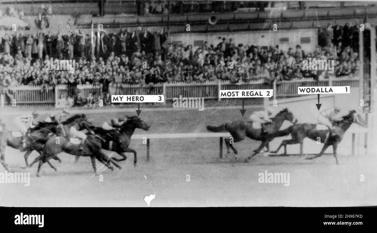 Flemington race finish hi-res stock photography and images - Alamy