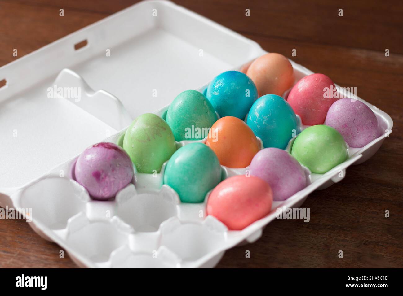 Coloured easter eggs colored hi-res stock photography and images - Alamy