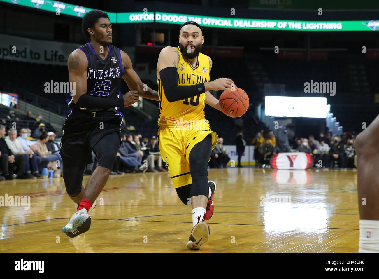 March 9 2022, London Ontario Canada, London Lightning start their ...