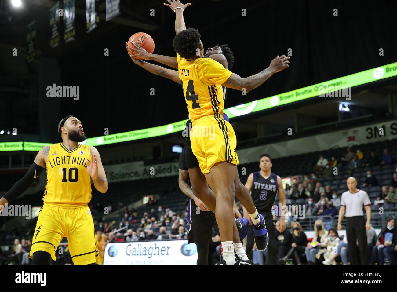 London titans hi-res stock photography and images - Alamy