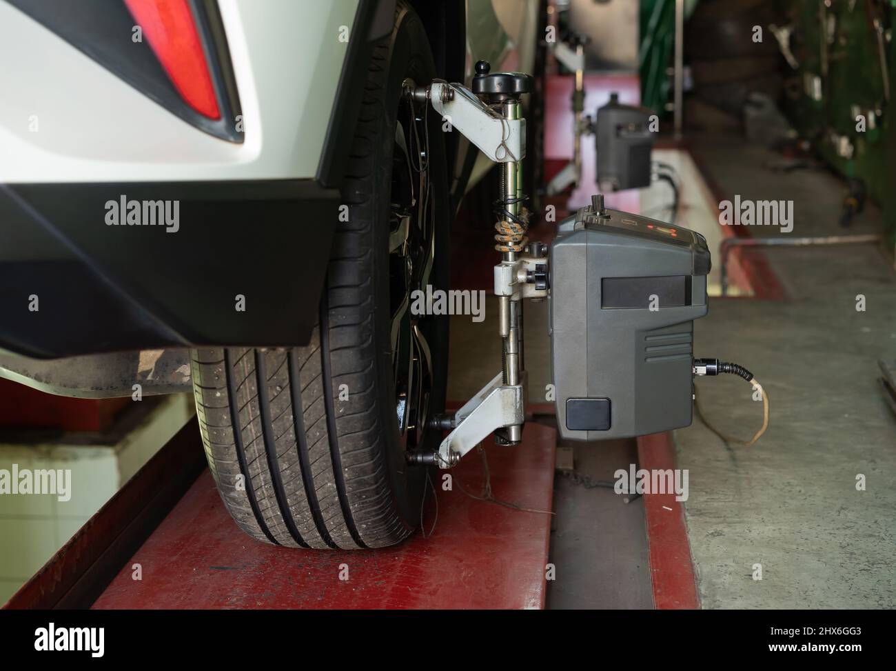Car wheel alignment hi-res stock photography and images - Alamy