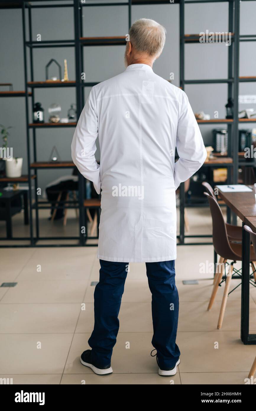 Senior stethoscope doctor rear hi-res stock photography and images - Alamy