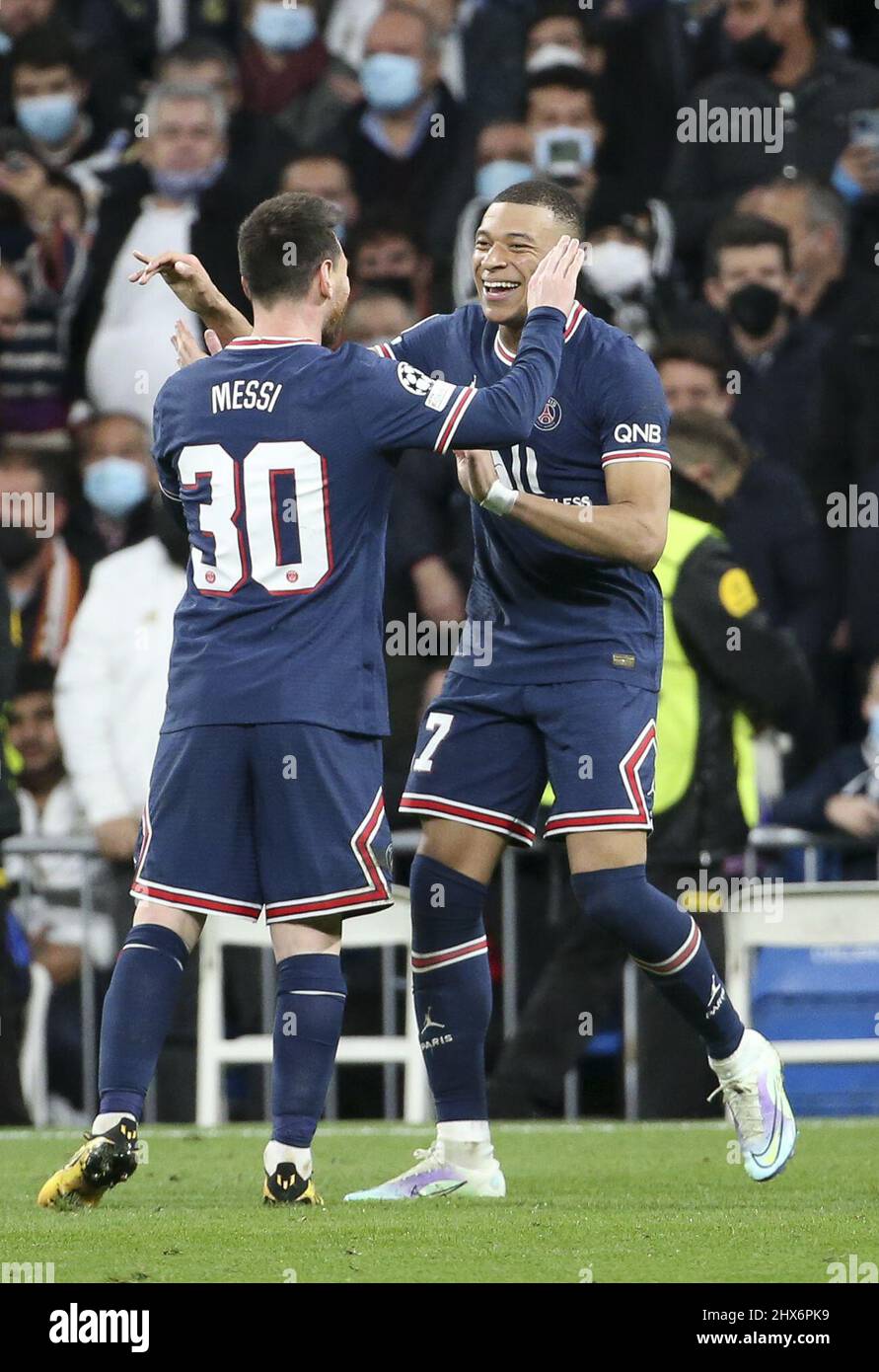 Kylian Mbappe of PSG celebrates his goal with Lionel Messi (left ...