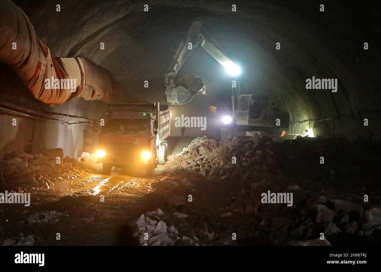 Load of stones hi-res stock photography and images - Alamy