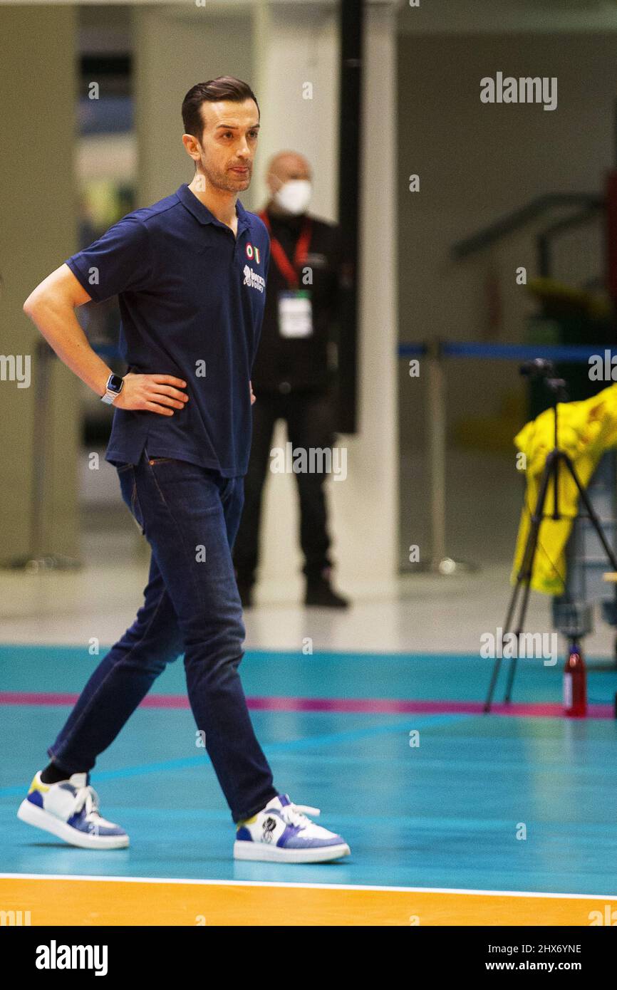 Head Coach DANIELE SANTARELLI (Imoco Volley Conegliano) during Quarter ...