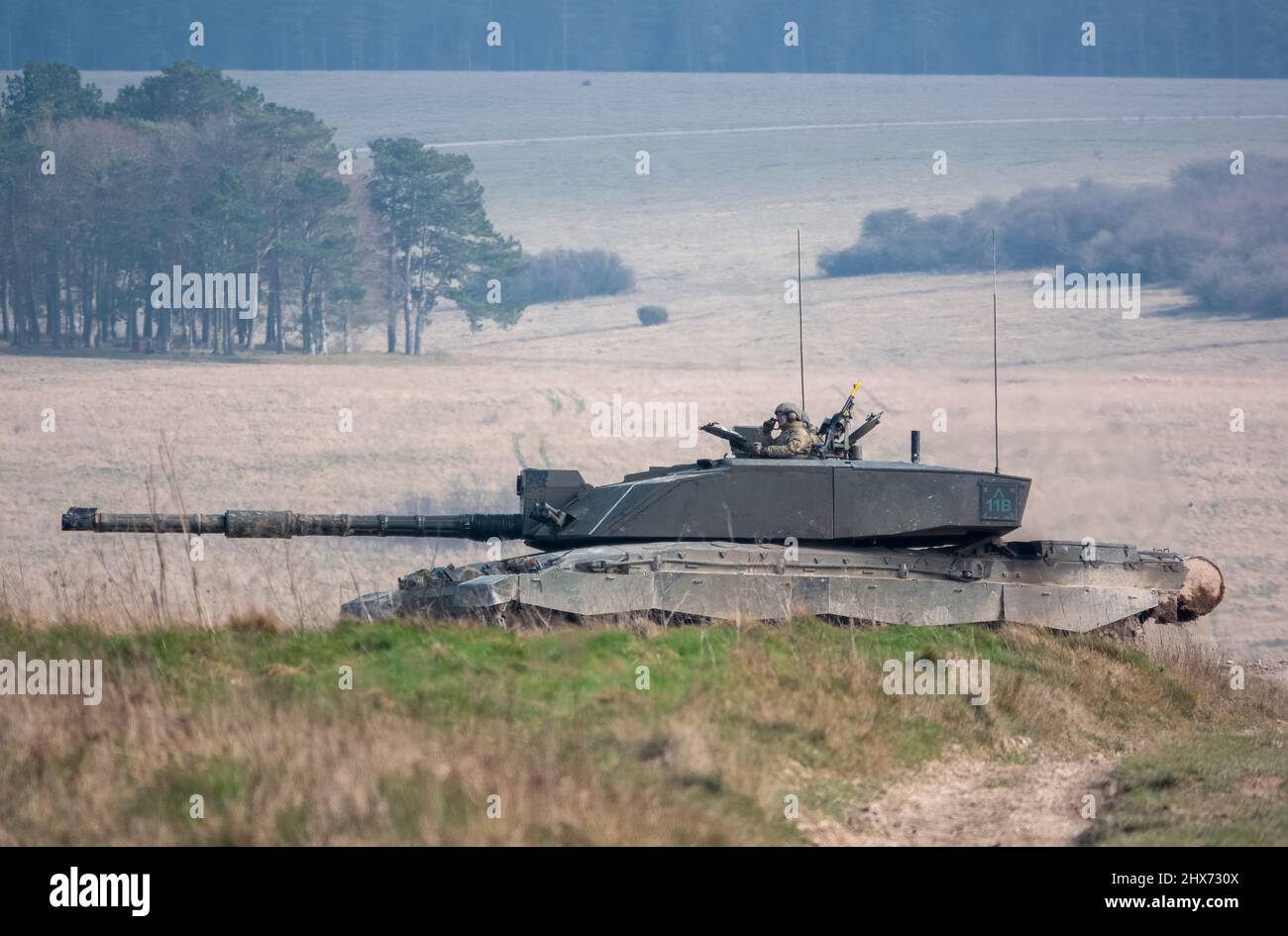 British army FV4034 Challenger 2 main battle tank in action on a ...