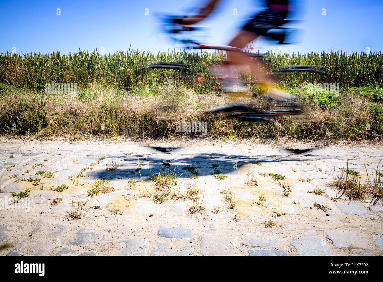 Cycling on roadway hi-res stock photography and images - Alamy