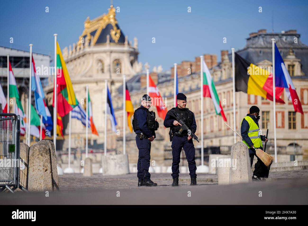Current french government hi-res stock photography and images - Alamy