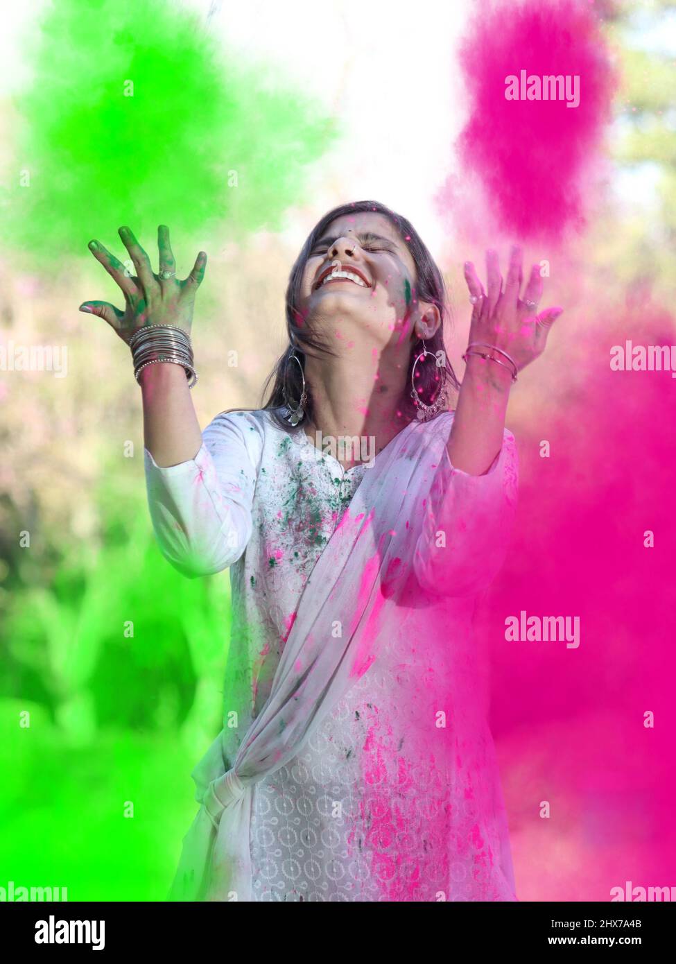 Indian holi powder hi-res stock photography and images - Alamy