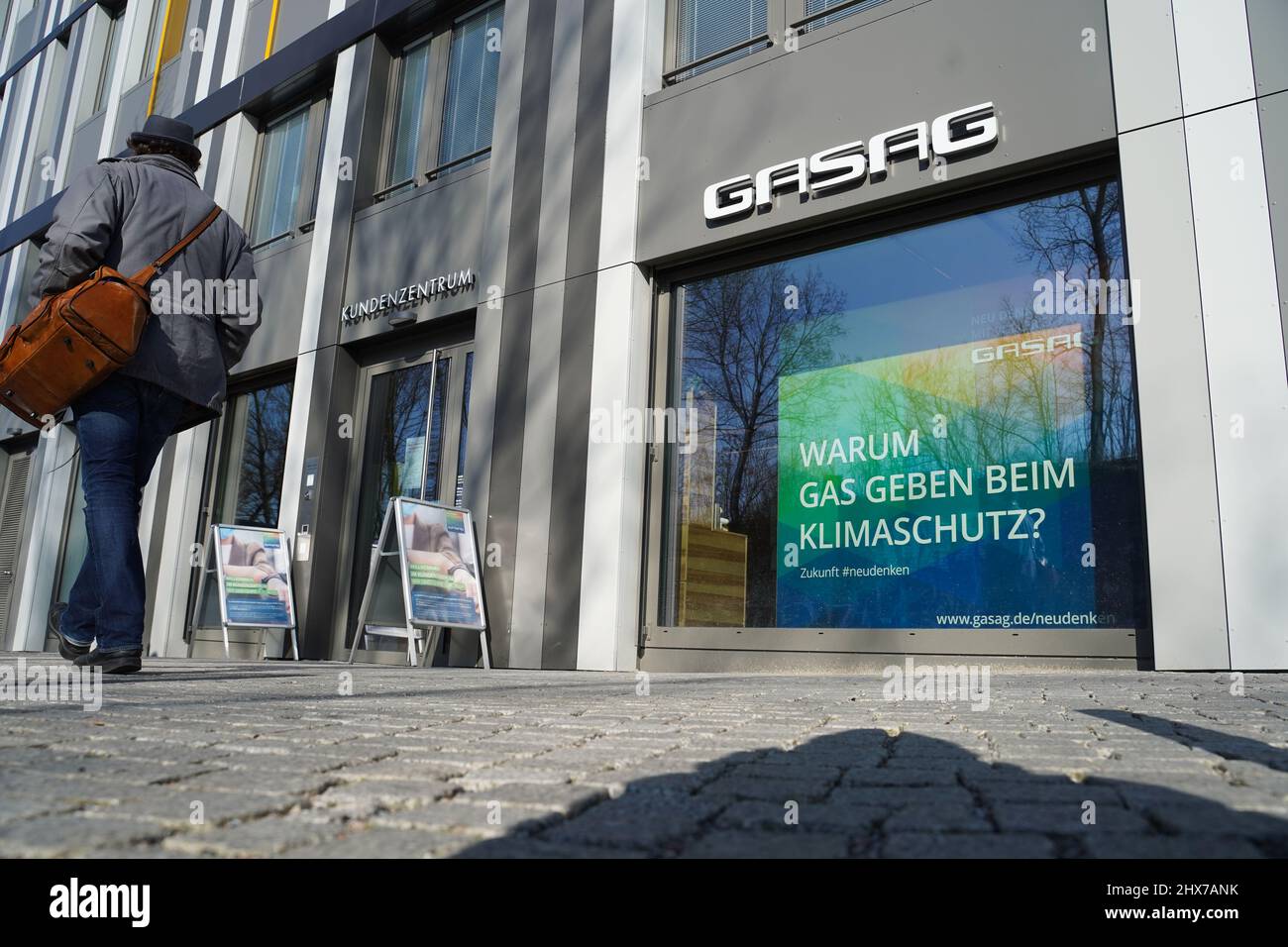 Berlin, Germany. 10th Mar, 2022. View of the customer center in the new ...