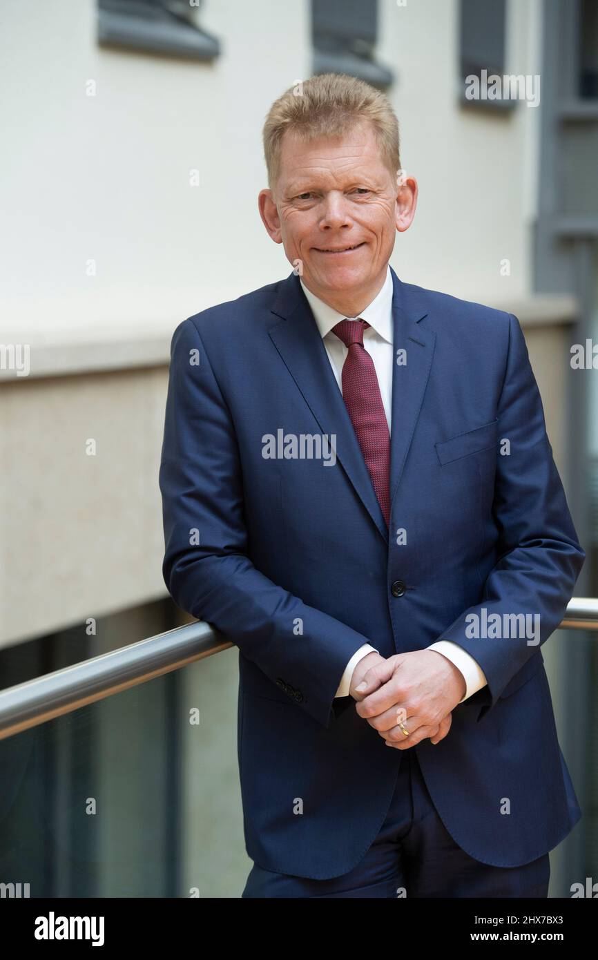 Dusseldorf, Deutschland. 09th Mar, 2022. Guido KERKHOFF, Chairman of ...