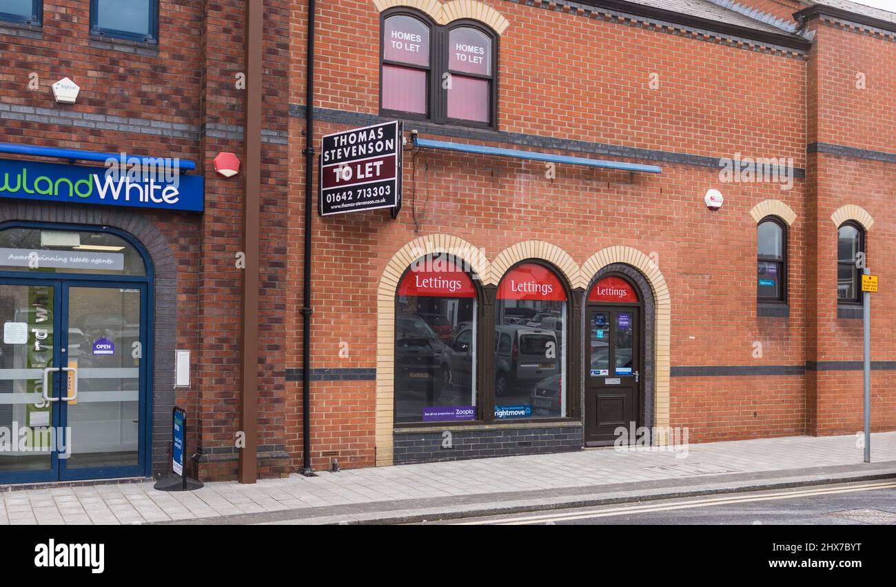 Displaying sign hi-res stock photography and images - Alamy