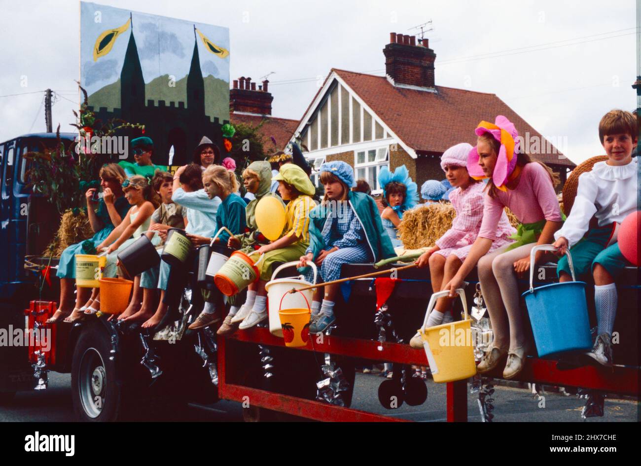 Children on carnival float hi-res stock photography and images - Alamy