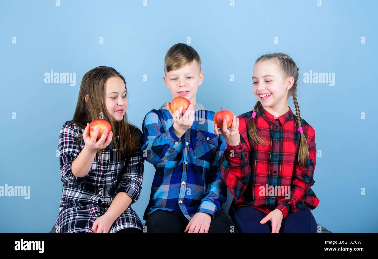 Teens with healthy snack. Healthy dieting and vitamin nutrition. Eat ...