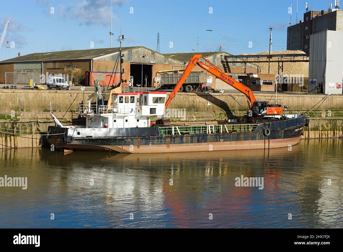 Dredger ship hi-res stock photography and images - Alamy