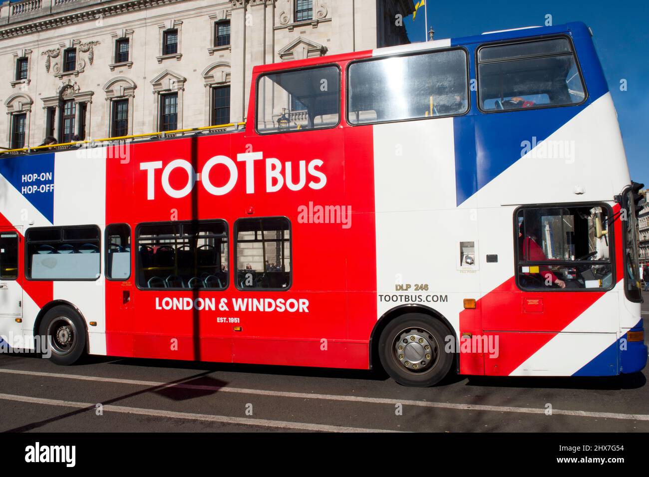 Toot bus london hi-res stock photography and images - Alamy