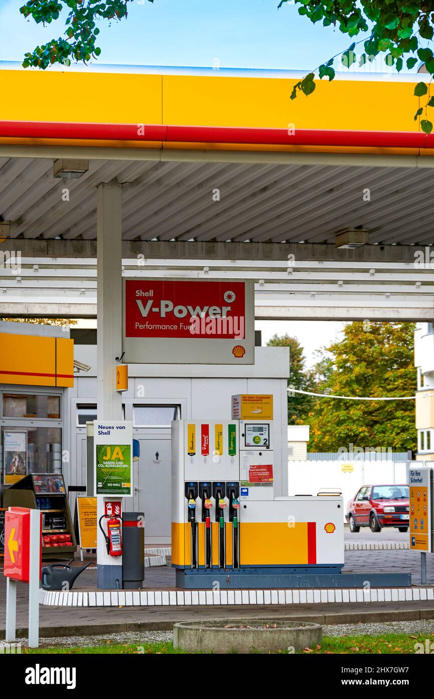 Shell petrol station berlin germany hi-res stock photography and images ...