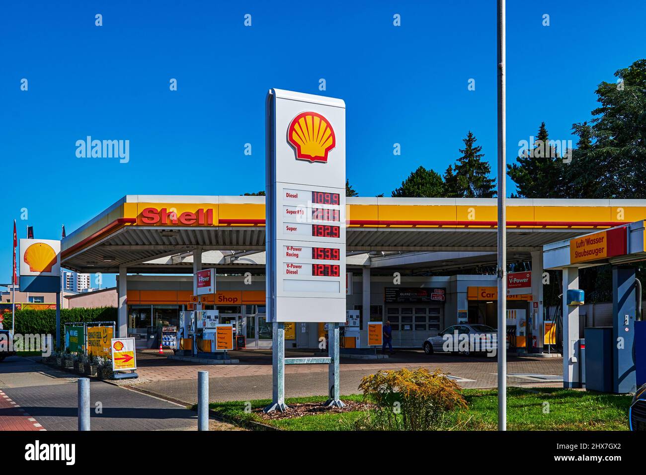 Shell petrol station berlin germany hi-res stock photography and images ...
