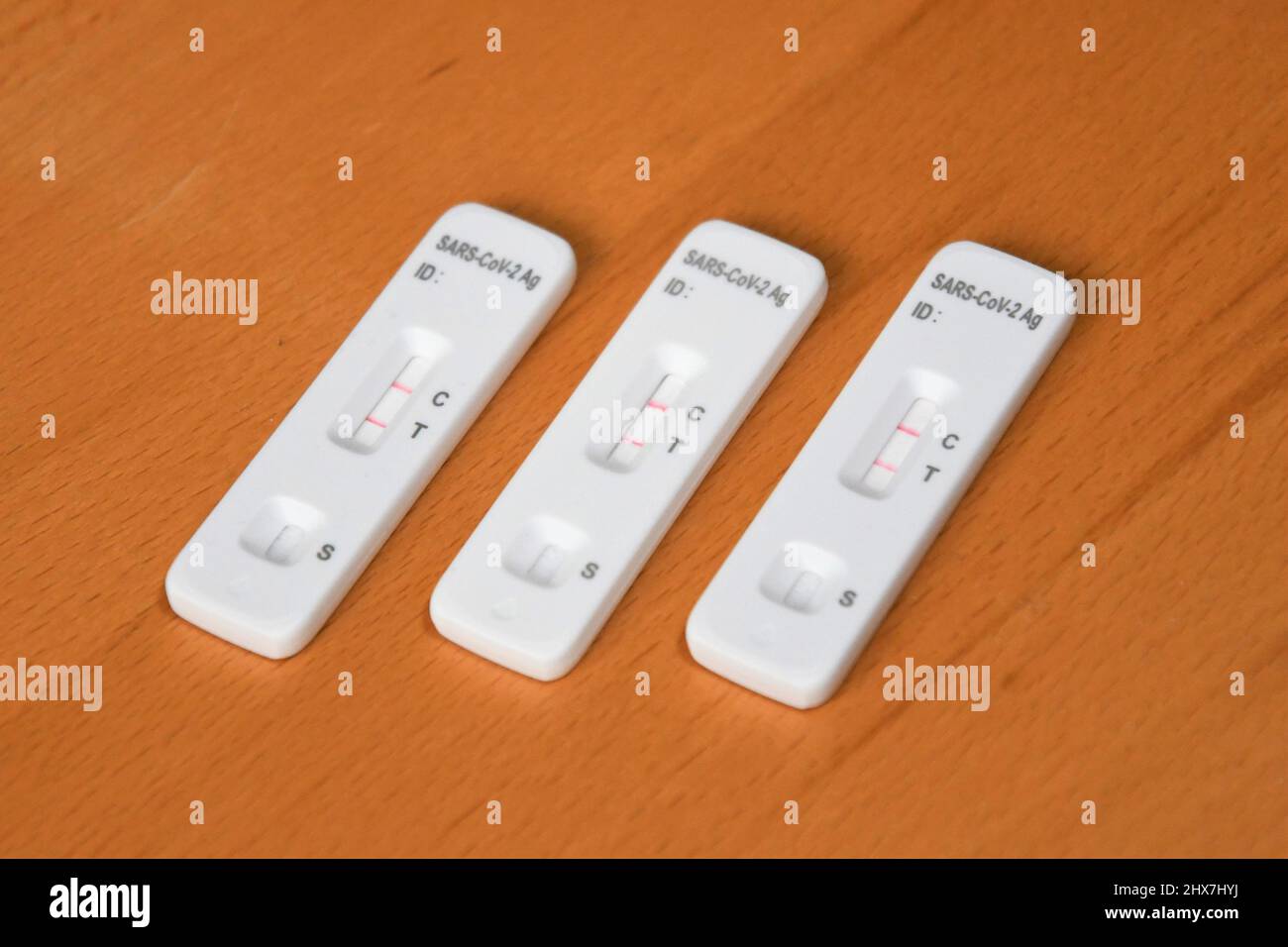 Positive lateral flow tests hi-res stock photography and images - Alamy