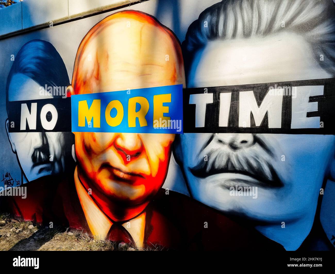 Gdansk, Poland. 10th Mar, 2022. A mural of Putin, Hitler, and Stalin ...