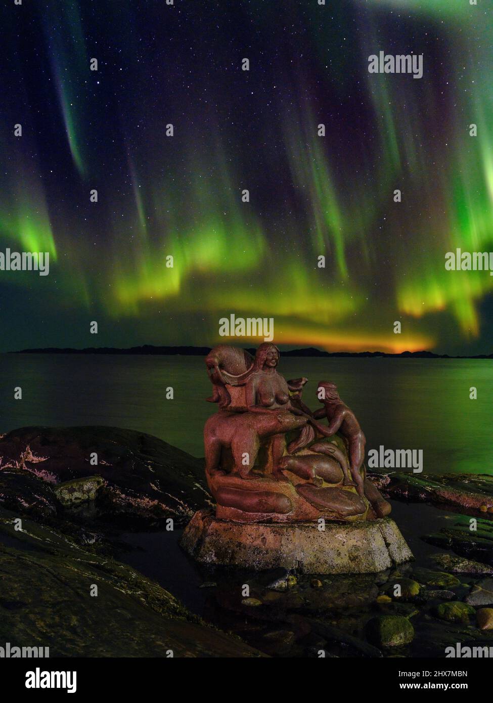 Northern lights over the Mother of the sea, Sassuma Arnaa - a legendary ...