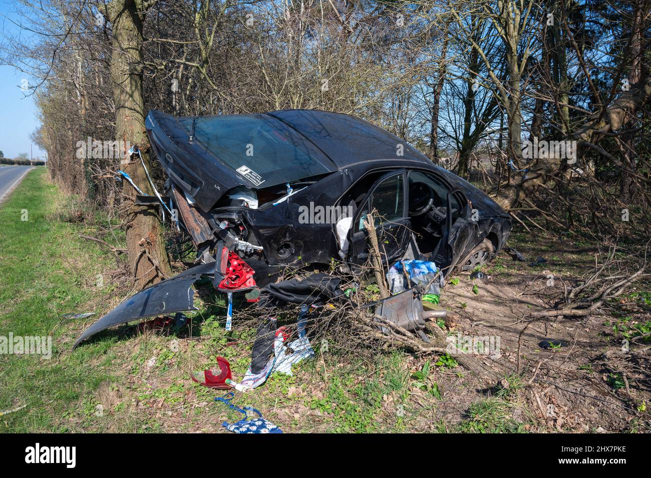 Crashed ford hi-res stock photography and images - Alamy