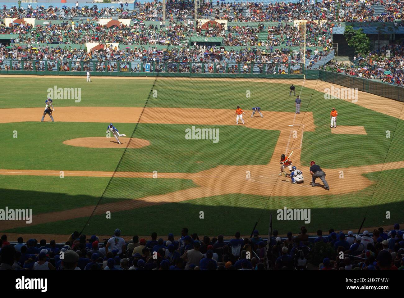 March 28, 2010, final of the Cuban baseball champions between the lions ...