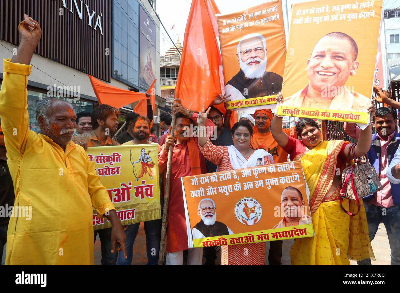 Five political posters hi-res stock photography and images - Alamy