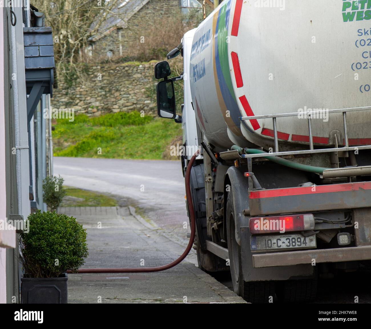 Lorry with heating oil hi-res stock photography and images - Alamy