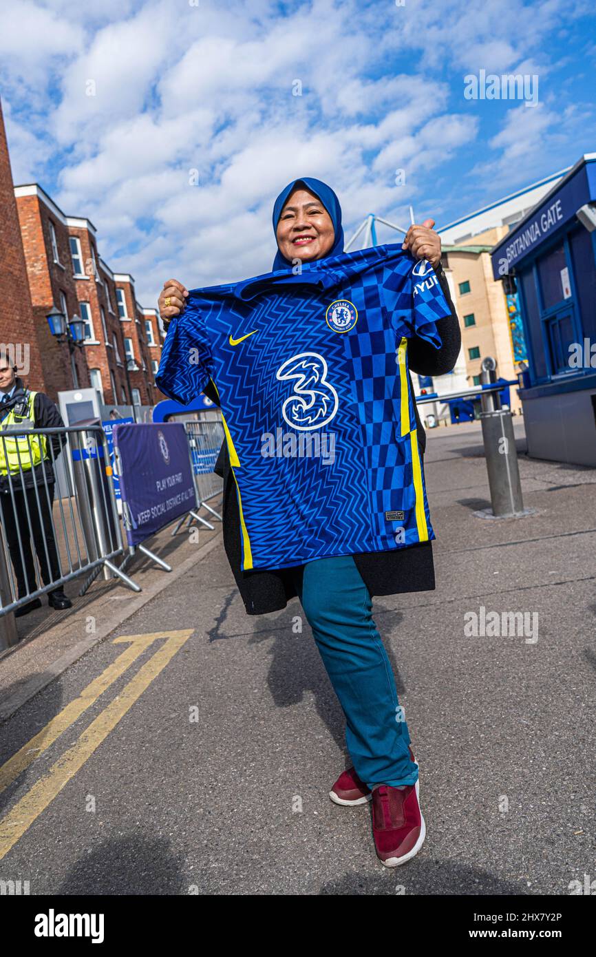 Chelsea sponsor 3 hi-res stock photography and images - Alamy