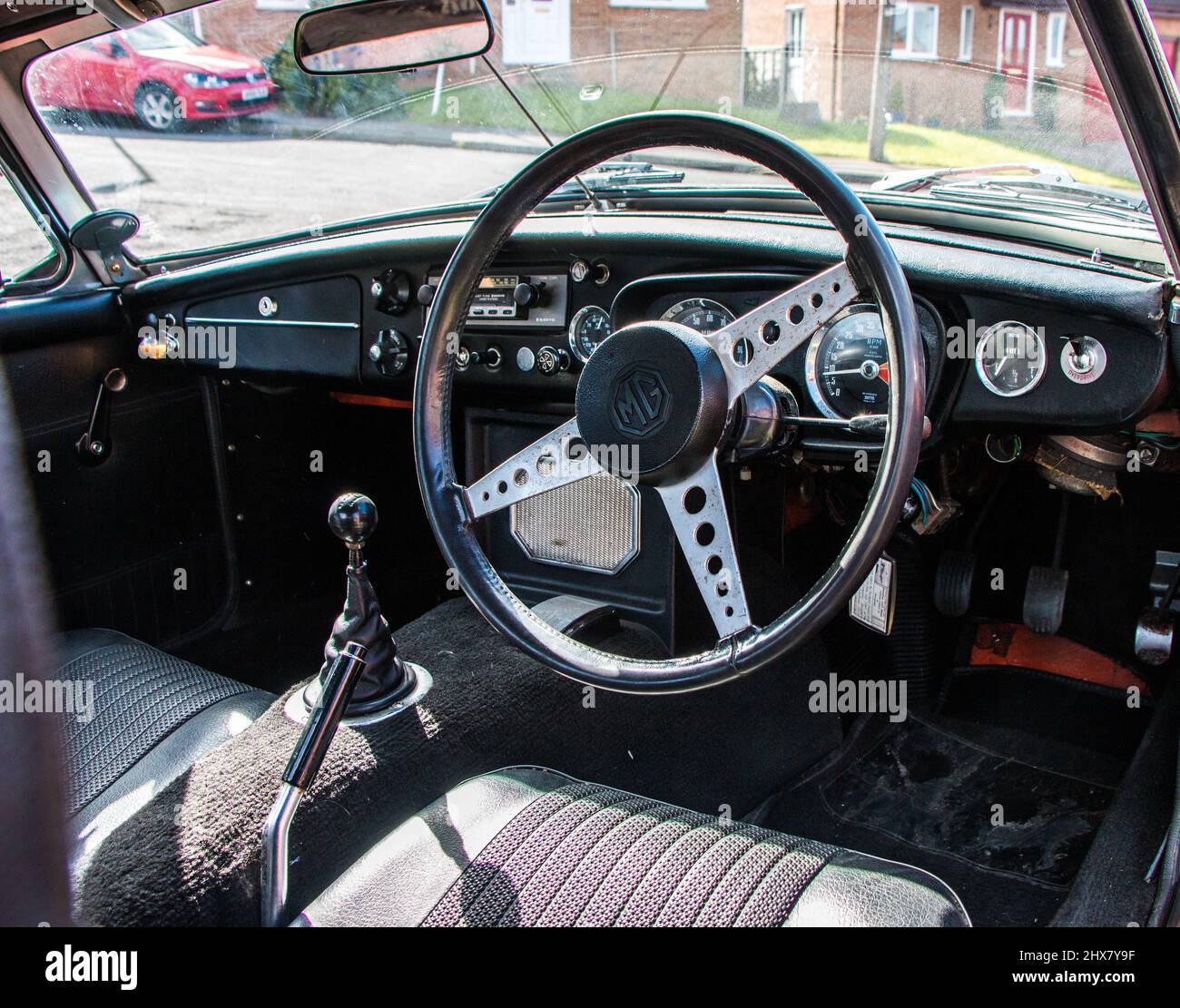 Classic mg car dashboard hi-res stock photography and images - Alamy