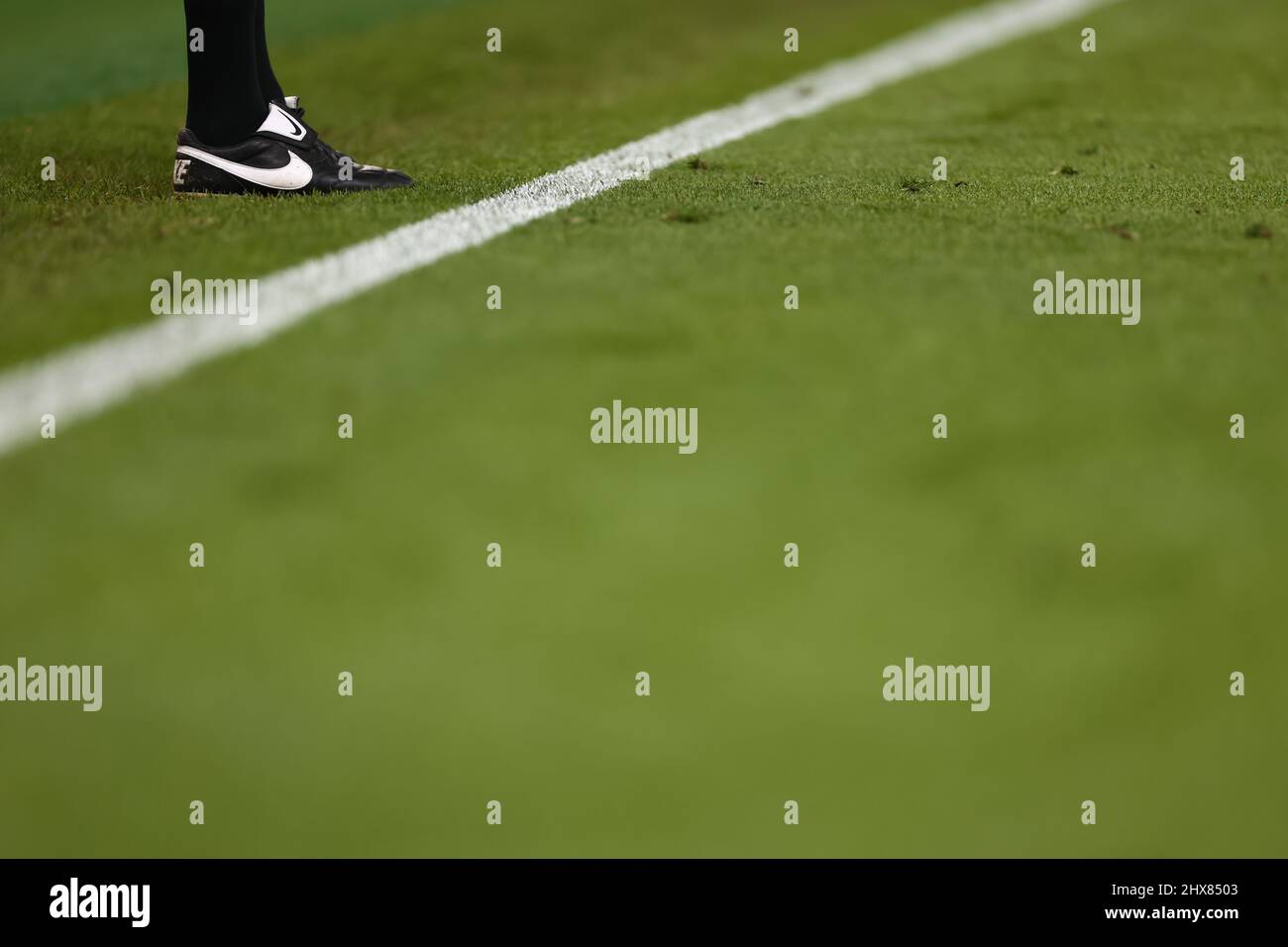 Referees assistant hi-res stock photography and images - Alamy