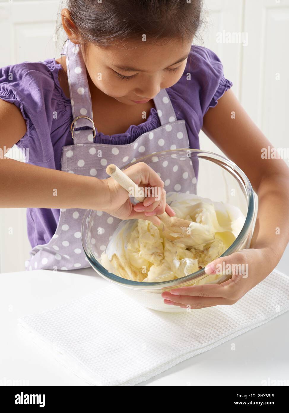 Child beating hi-res stock photography and images - Alamy