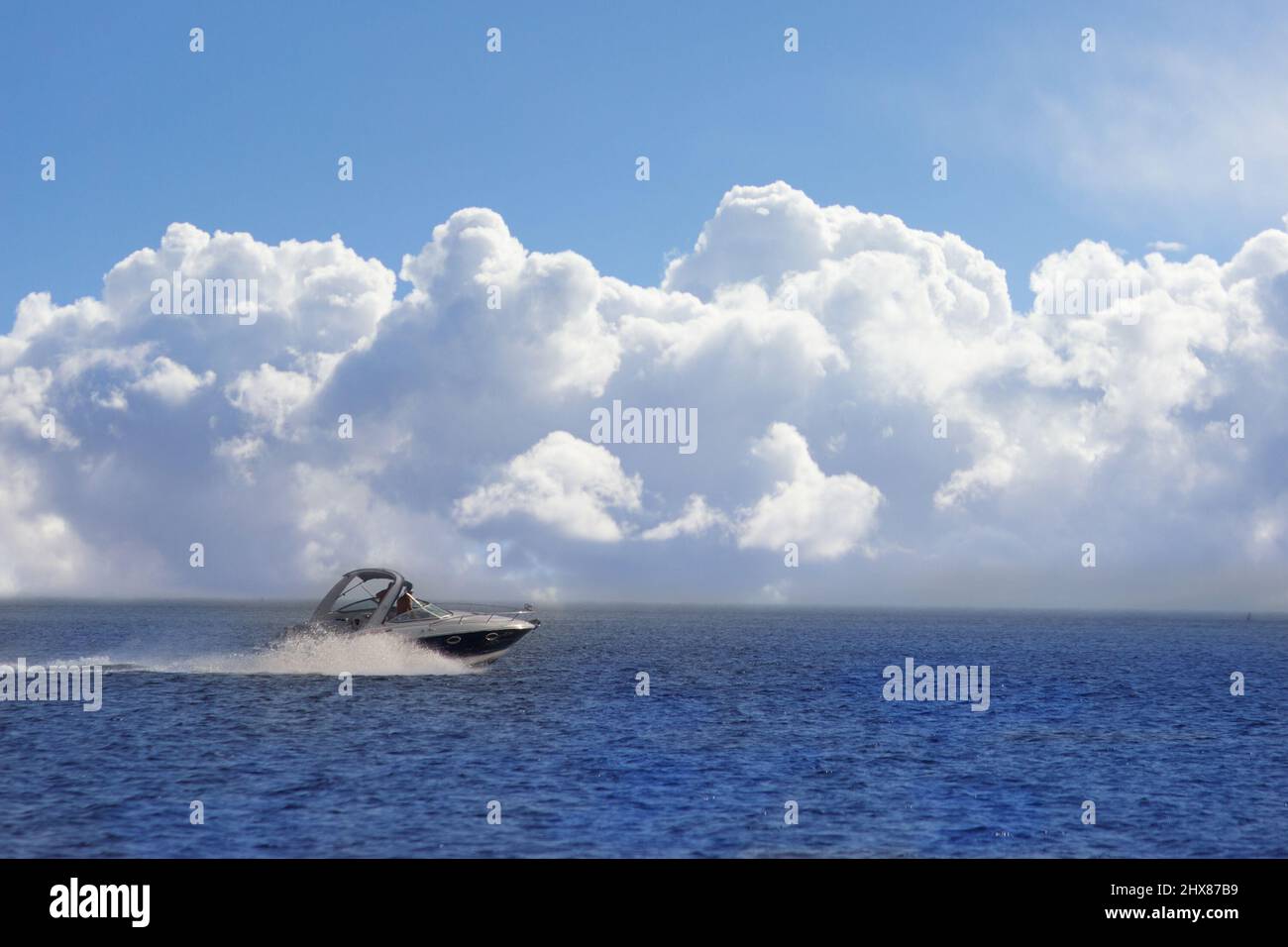 Ocean going speedboat hi-res stock photography and images - Alamy