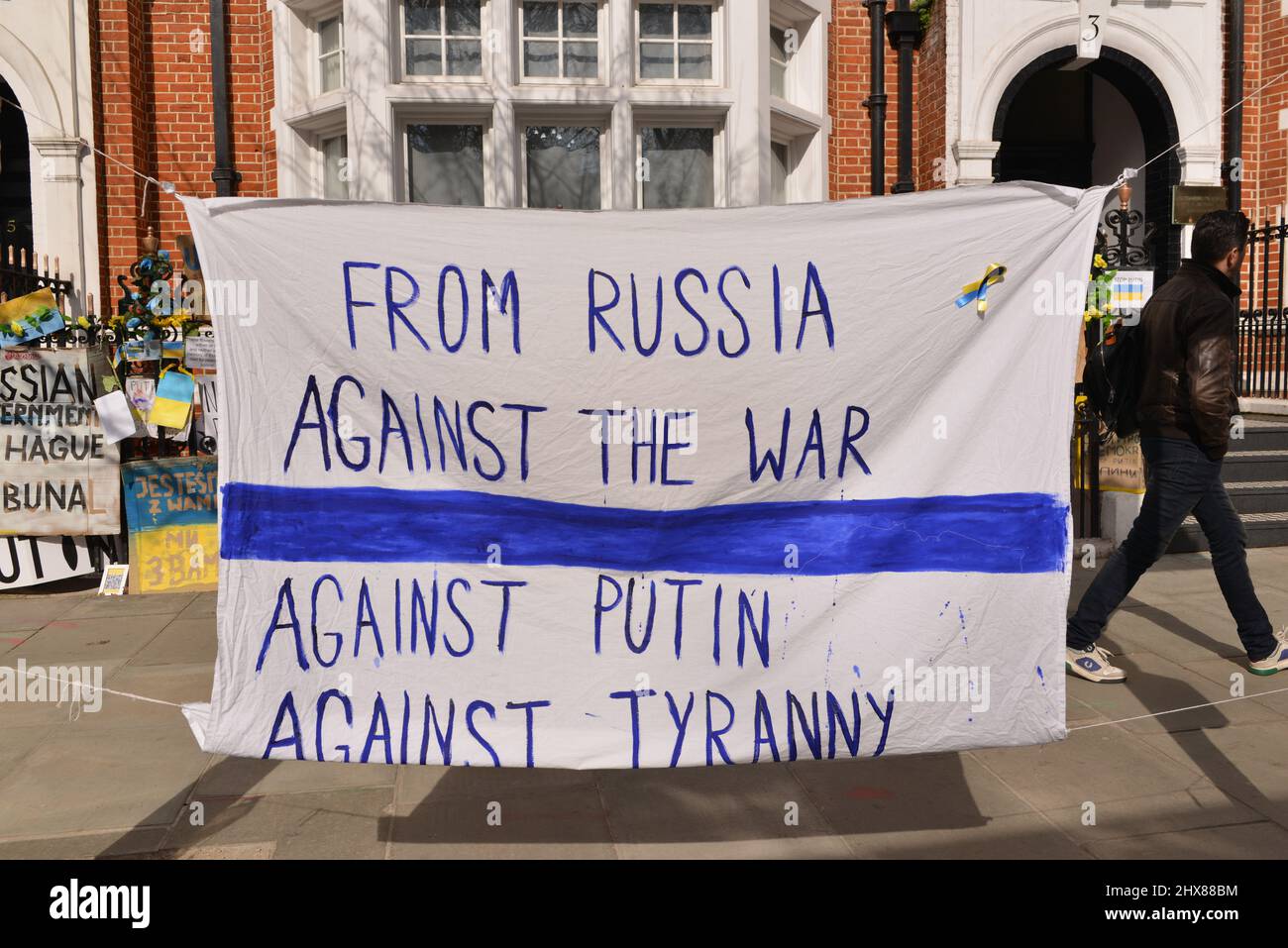 Anti war banner hi-res stock photography and images - Alamy
