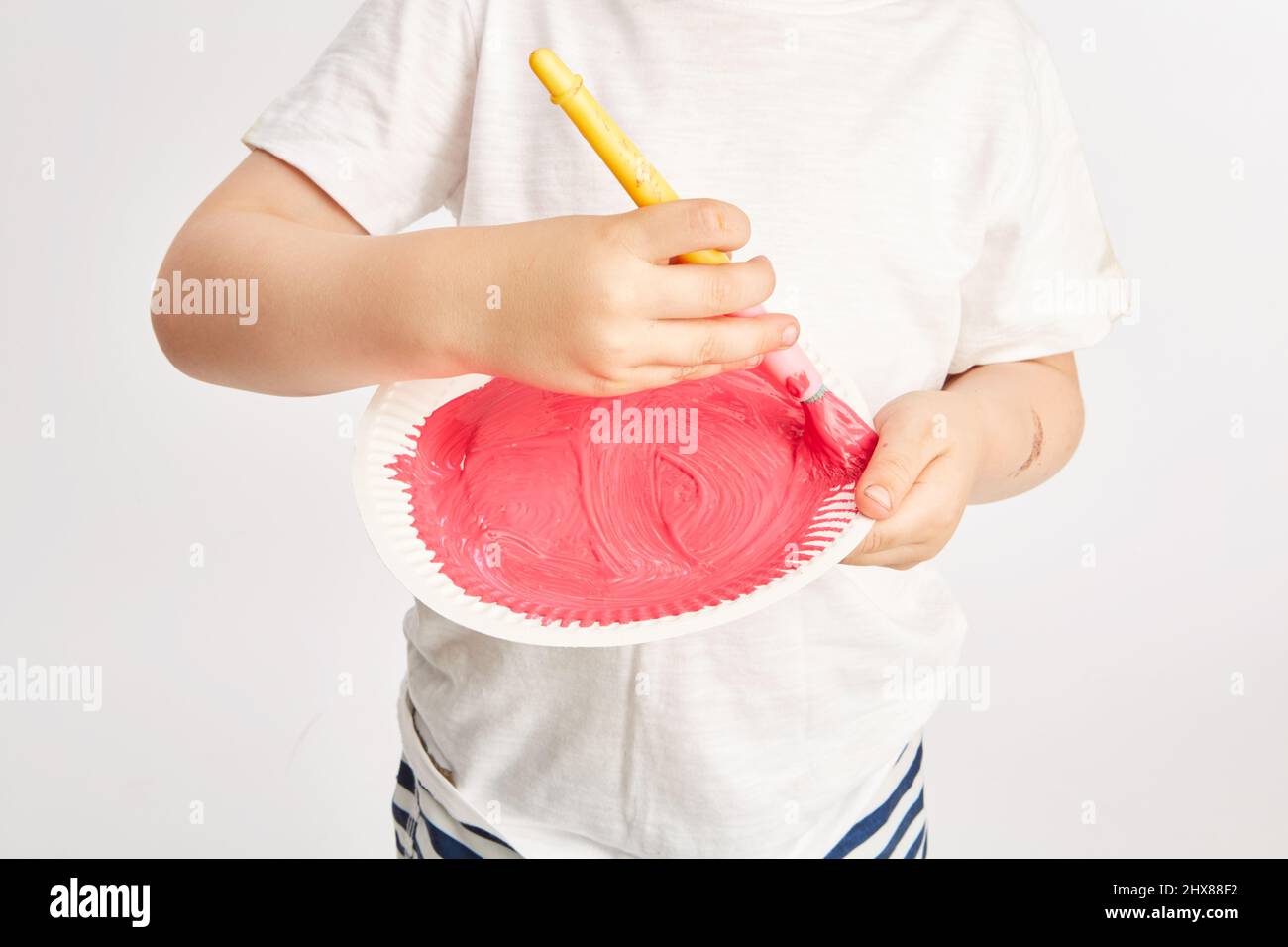 Child plate studio hi-res stock photography and images - Alamy