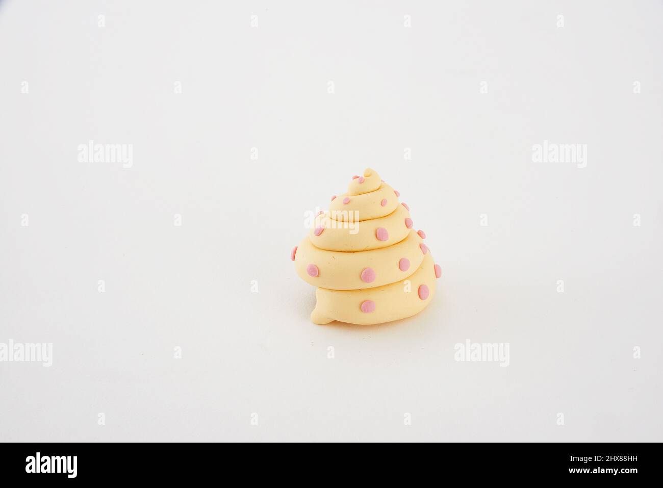 Pink shell hi-res stock photography and images - Alamy